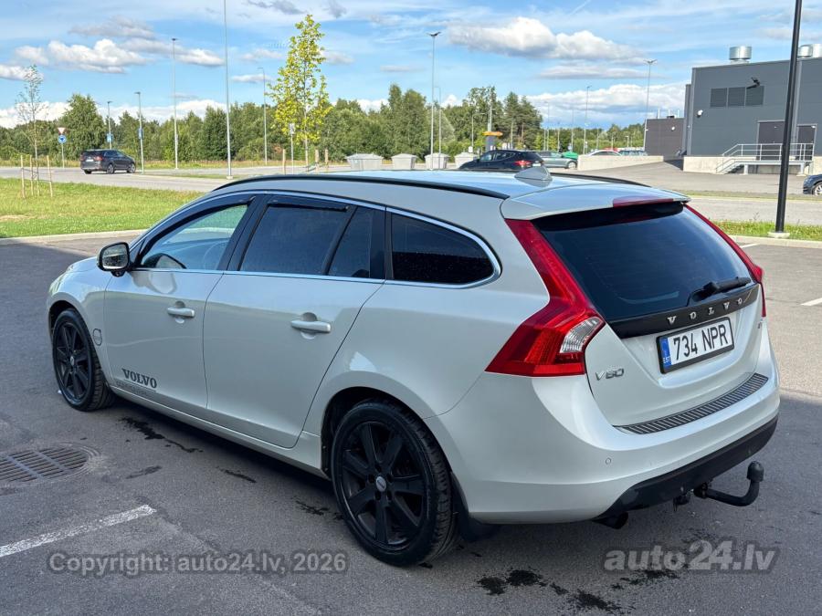Grey Volvo V60 2011 in Rapla, with an engine capacity of 2.00 L and mileage of 0 thousand km for 3750 €, photo 4 on AUTOMOTO.COM.LV