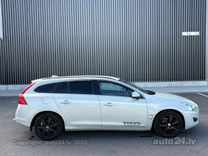 Grey Volvo V60 2011 in Rapla, with an engine capacity of 2.00 L and mileage of 0 thousand km for 3750 €, photo 6 on AUTOMOTO.COM.LV