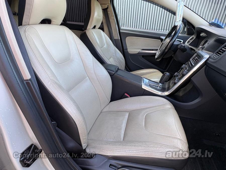 Grey Volvo V60 2011 in Rapla, with an engine capacity of 2.00 L and mileage of 0 thousand km for 3750 €, photo 12 on AUTOMOTO.COM.LV
