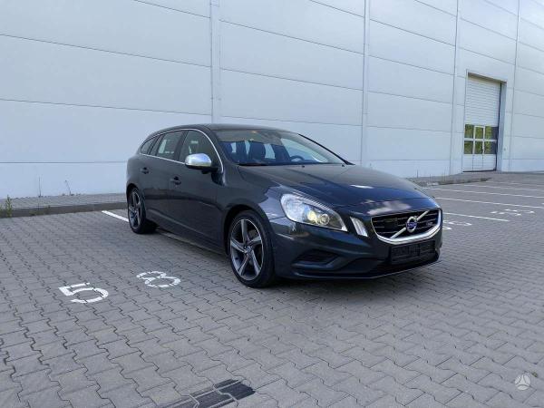 Pelēks Volvo V60 2011 Kauņa, ar dzinēja tilpumu 2.40 L un nobraukumu 293 tūkst. km par 6990 €, foto 3 vietnē AUTOMOTO.COM.LV
