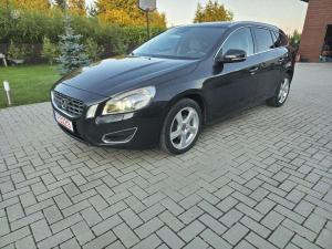 Pelēks Volvo V60 2011 Viļņa, ar dzinēja tilpumu 1.98 L un nobraukumu 342 tūkst. km par 6000 €, foto 3 vietnē AUTOMOTO.COM.LV