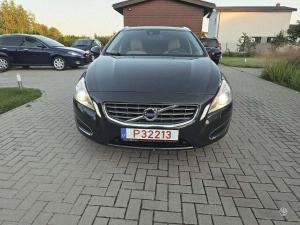 Pelēks Volvo V60 2011 Viļņa, ar dzinēja tilpumu 1.98 L un nobraukumu 342 tūkst. km par 6000 €, foto 4 vietnē AUTOMOTO.COM.LV
