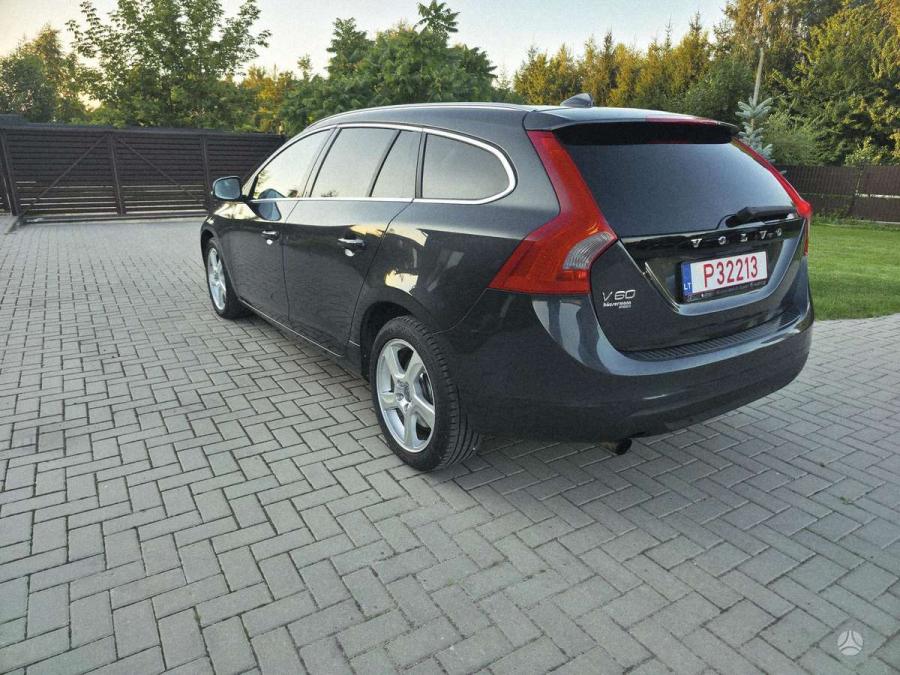 Pelēks Volvo V60 2011 Viļņa, ar dzinēja tilpumu 1.98 L un nobraukumu 342 tūkst. km par 6000 €, foto 8 vietnē AUTOMOTO.COM.LV