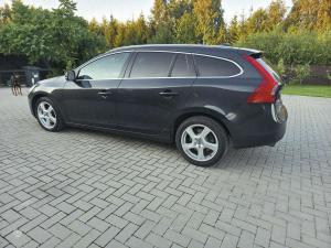 Pelēks Volvo V60 2011 Viļņa, ar dzinēja tilpumu 1.98 L un nobraukumu 342 tūkst. km par 6000 €, foto 9 vietnē AUTOMOTO.COM.LV