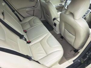 Pelēks Volvo V60 2011 Viļņa, ar dzinēja tilpumu 1.98 L un nobraukumu 342 tūkst. km par 6000 €, foto 15 vietnē AUTOMOTO.COM.LV