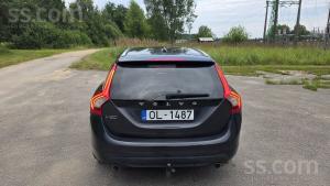 Pelēks Volvo V60 2011 Ogre, ar dzinēja tilpumu 2.40 L un nobraukumu 290 tūkst. km par 5499 €, foto 5 vietnē AUTOMOTO.COM.LV