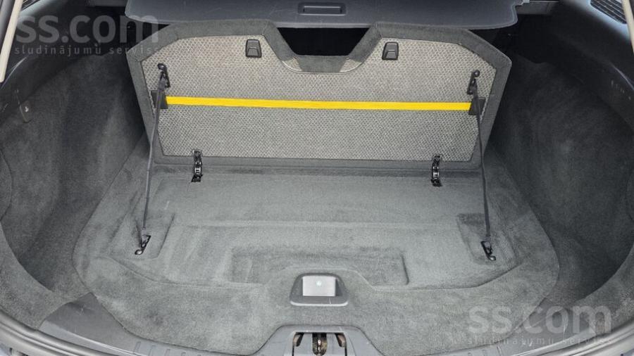 Pelēks Volvo V60 2011 Ogre, ar dzinēja tilpumu 2.40 L un nobraukumu 290 tūkst. km par 5499 €, foto 12 vietnē AUTOMOTO.COM.LV