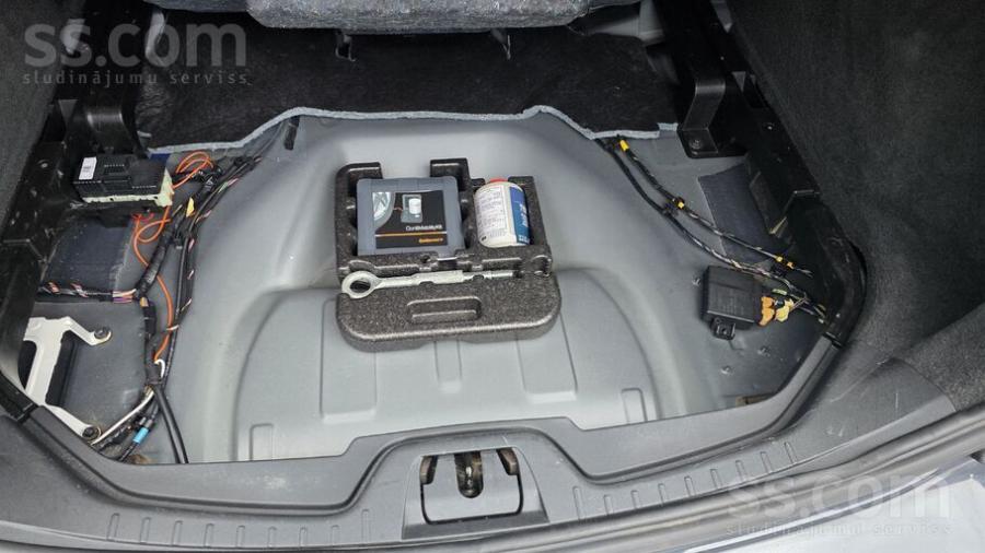 Pelēks Volvo V60 2011 Ogre, ar dzinēja tilpumu 2.40 L un nobraukumu 290 tūkst. km par 5499 €, foto 14 vietnē AUTOMOTO.COM.LV