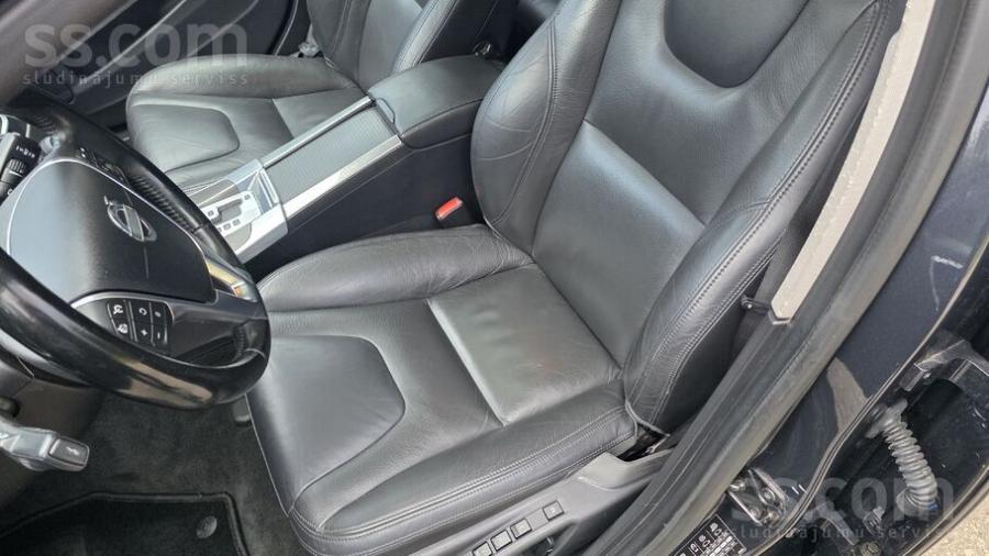 Pelēks Volvo V60 2011 Ogre, ar dzinēja tilpumu 2.40 L un nobraukumu 290 tūkst. km par 5499 €, foto 19 vietnē AUTOMOTO.COM.LV
