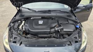 Pelēks Volvo V60 2011 Ogre, ar dzinēja tilpumu 2.40 L un nobraukumu 290 tūkst. km par 5499 €, foto 25 vietnē AUTOMOTO.COM.LV