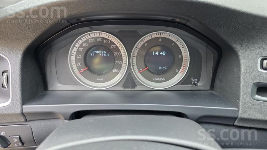 Pelēks Volvo V60 2011 Ogre, ar dzinēja tilpumu 2.40 L un nobraukumu 290 tūkst. km par 5499 €, foto 26 vietnē AUTOMOTO.COM.LV