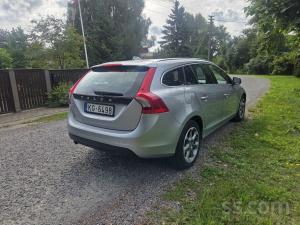 Grey Volvo V60 2011 in Riga, with an engine capacity of 2.00 L and mileage of 435 thousand km for 4600 €, photo 4 on AUTOMOTO.COM.LV