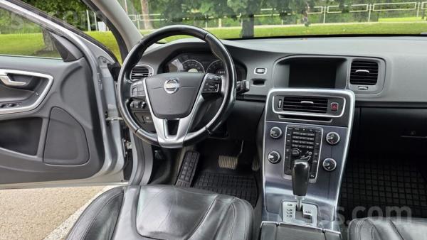 Pelēks Volvo V60 2011 Rīga, ar dzinēja tilpumu 2.00 L un nobraukumu 435 tūkst. km par 4600 €, foto 5 vietnē AUTOMOTO.COM.LV