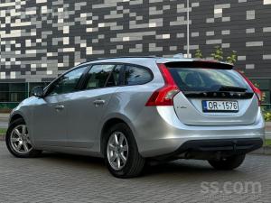 Pelēks Volvo V60 2011 Jelgava, ar dzinēja tilpumu 2.00 L un nobraukumu 0 tūkst. km par 6150 €, foto 8 vietnē AUTOMOTO.COM.LV