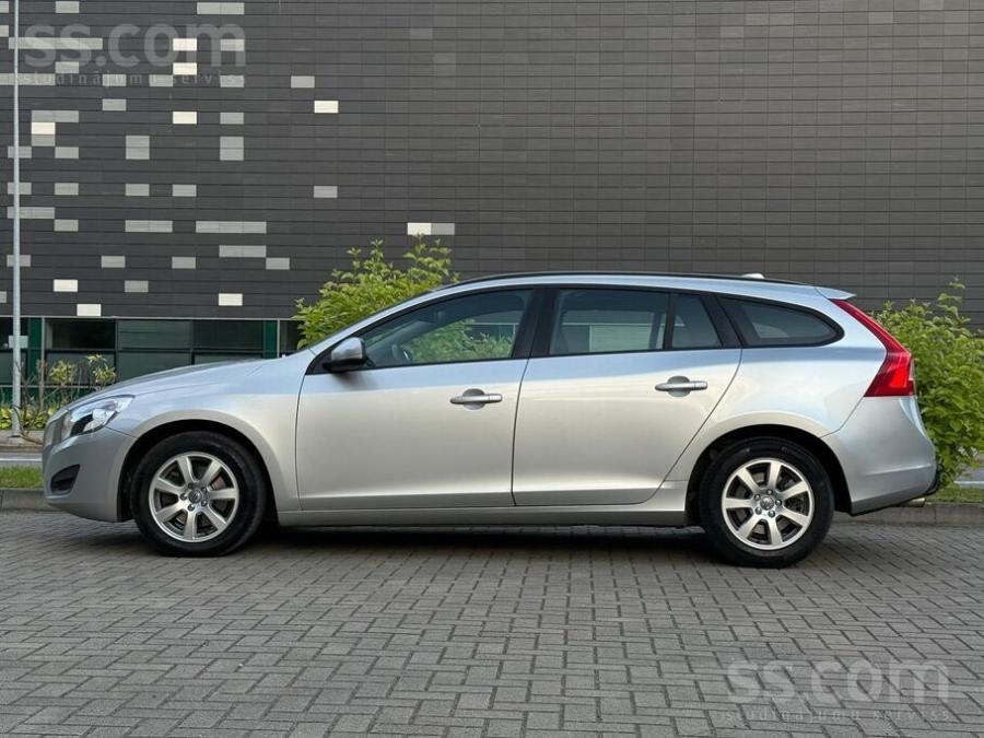 Pelēks Volvo V60 2011 Jelgava, ar dzinēja tilpumu 2.00 L un nobraukumu 0 tūkst. km par 6150 €, foto 9 vietnē AUTOMOTO.COM.LV