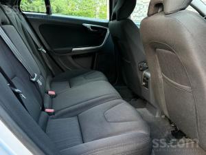 Pelēks Volvo V60 2011 Jelgava, ar dzinēja tilpumu 2.00 L un nobraukumu 0 tūkst. km par 6150 €, foto 16 vietnē AUTOMOTO.COM.LV
