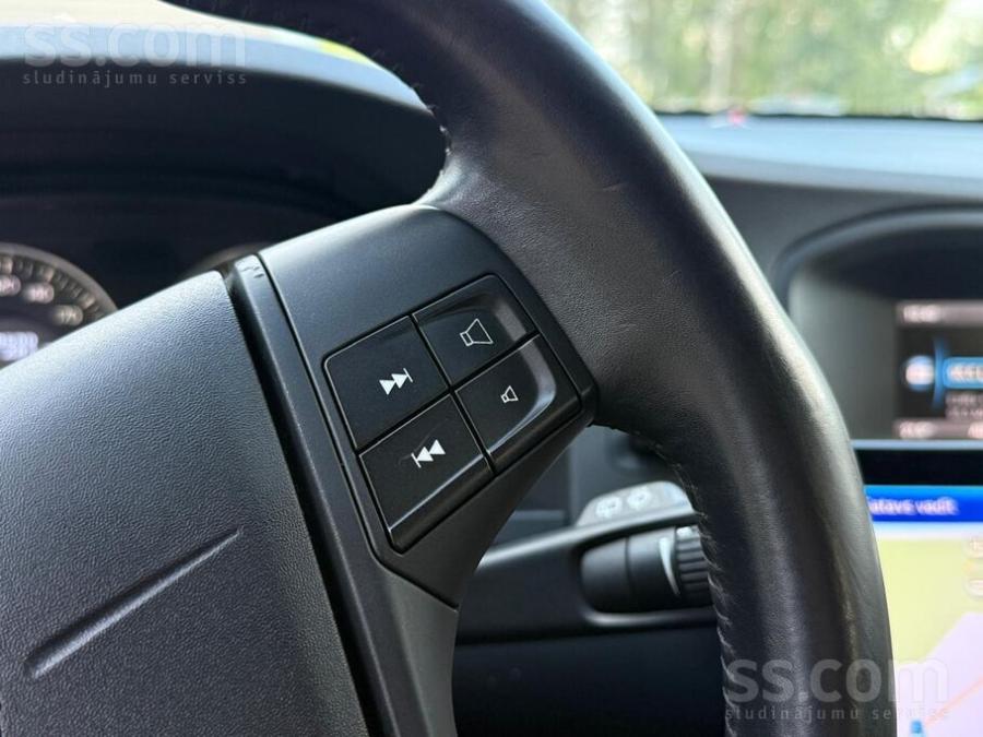 Pelēks Volvo V60 2011 Jelgava, ar dzinēja tilpumu 2.00 L un nobraukumu 0 tūkst. km par 6150 €, foto 22 vietnē AUTOMOTO.COM.LV