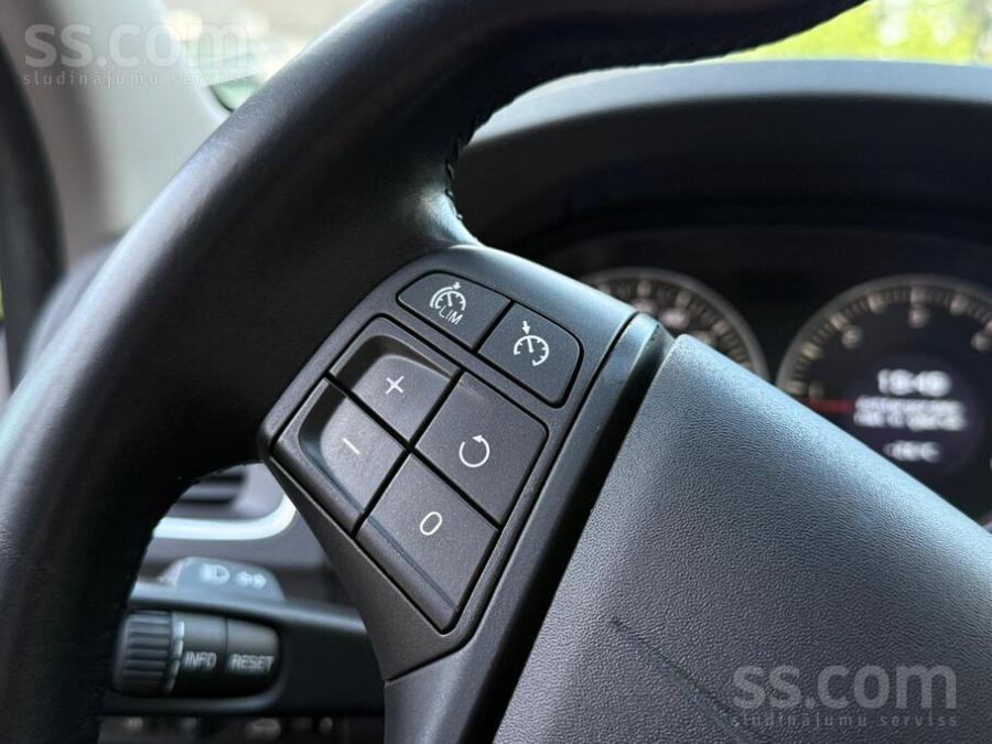Pelēks Volvo V60 2011 Jelgava, ar dzinēja tilpumu 2.00 L un nobraukumu 0 tūkst. km par 6150 €, foto 23 vietnē AUTOMOTO.COM.LV