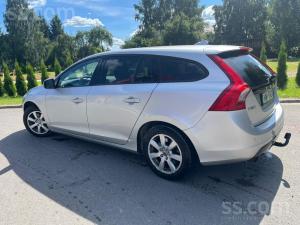 Grey Volvo V60 2011 in Bauska, with an engine capacity of 2.00 L and mileage of 430 thousand km for 4200 €, photo  on AUTOMOTO.COM.LV