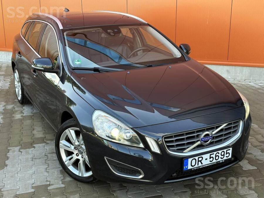 Grey Volvo V60 2011 in Riga, with an engine capacity of 2.00 L and mileage of 298 thousand km for 6600 €, photo 6 on AUTOMOTO.COM.LV