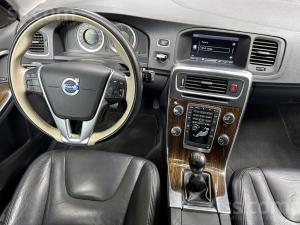 Grey Volvo V60 2011 in Riga, with an engine capacity of 2.00 L and mileage of 298 thousand km for 6600 €, photo 17 on AUTOMOTO.COM.LV