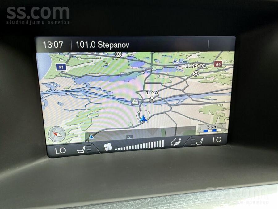 Grey Volvo V60 2011 in Riga, with an engine capacity of 2.00 L and mileage of 298 thousand km for 6600 €, photo 18 on AUTOMOTO.COM.LV