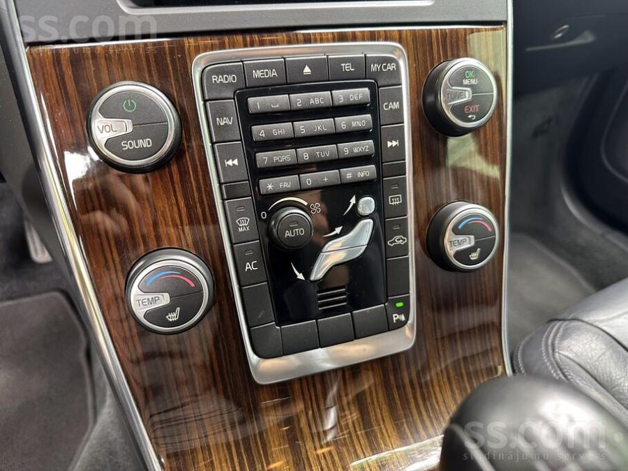 Grey Volvo V60 2011 in Riga, with an engine capacity of 2.00 L and mileage of 298 thousand km for 6600 €, photo 20 on AUTOMOTO.COM.LV