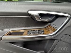 Grey Volvo V60 2011 in Riga, with an engine capacity of 2.00 L and mileage of 298 thousand km for 6600 €, photo 22 on AUTOMOTO.COM.LV