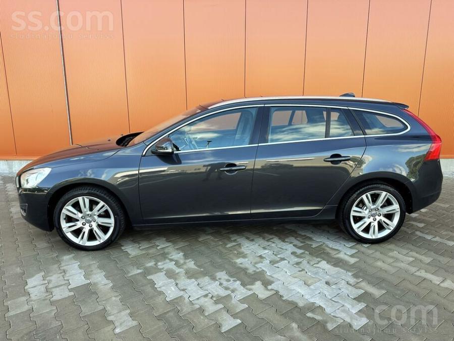 Grey Volvo V60 2011 in Riga, with an engine capacity of 2.00 L and mileage of 298 thousand km for 6600 €, photo 30 on AUTOMOTO.COM.LV