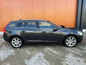 Grey Volvo V60 2011 in Riga, with an engine capacity of 2.00 L and mileage of 298 thousand km for 6600 €, photo 31 on AUTOMOTO.COM.LV