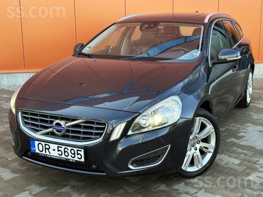 Grey Volvo V60 2011 in Riga, with an engine capacity of 2.00 L and mileage of 298 thousand km for 6600 €, photo 36 on AUTOMOTO.COM.LV