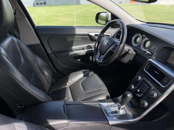 Серый Вольво B60 2011 в Расейняй, объемом двигателя 2.40 л и пробегом 283 тыс. км за 5300 €, фото 3 на AUTOMOTO.COM.LV