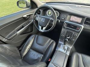 Pelēks Volvo V60 2011 Raseiniai, ar dzinēja tilpumu 2.40 L un nobraukumu 283 tūkst. km par 5300 €, foto 31 vietnē AUTOMOTO.COM.LV