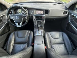 Pelēks Volvo V60 2011 Raseiniai, ar dzinēja tilpumu 2.40 L un nobraukumu 283 tūkst. km par 5300 €, foto 32 vietnē AUTOMOTO.COM.LV