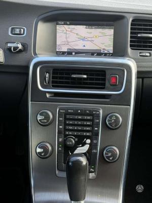 Pelēks Volvo V60 2011 Raseiniai, ar dzinēja tilpumu 2.40 L un nobraukumu 283 tūkst. km par 5300 €, foto 40 vietnē AUTOMOTO.COM.LV