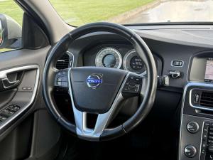 Pelēks Volvo V60 2011 Raseiniai, ar dzinēja tilpumu 2.40 L un nobraukumu 283 tūkst. km par 5300 €, foto 41 vietnē AUTOMOTO.COM.LV