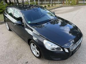 Pelēks Volvo V60 2011 Kazlų Rūda, ar dzinēja tilpumu 1.98 L un nobraukumu 318 tūkst. km par 5000 €, foto 4 vietnē AUTOMOTO.COM.LV