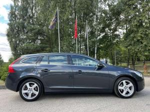 Pelēks Volvo V60 2011 Kazlų Rūda, ar dzinēja tilpumu 1.98 L un nobraukumu 318 tūkst. km par 5000 €, foto 10 vietnē AUTOMOTO.COM.LV