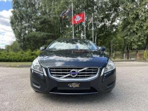 Pelēks Volvo V60 2011 Kazlų Rūda, ar dzinēja tilpumu 1.98 L un nobraukumu 318 tūkst. km par 5000 €, foto 12 vietnē AUTOMOTO.COM.LV