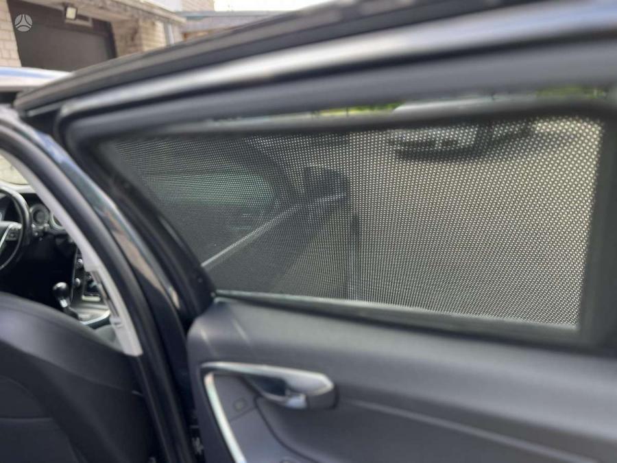 Pelēks Volvo V60 2011 Kazlų Rūda, ar dzinēja tilpumu 1.98 L un nobraukumu 318 tūkst. km par 5000 €, foto 26 vietnē AUTOMOTO.COM.LV