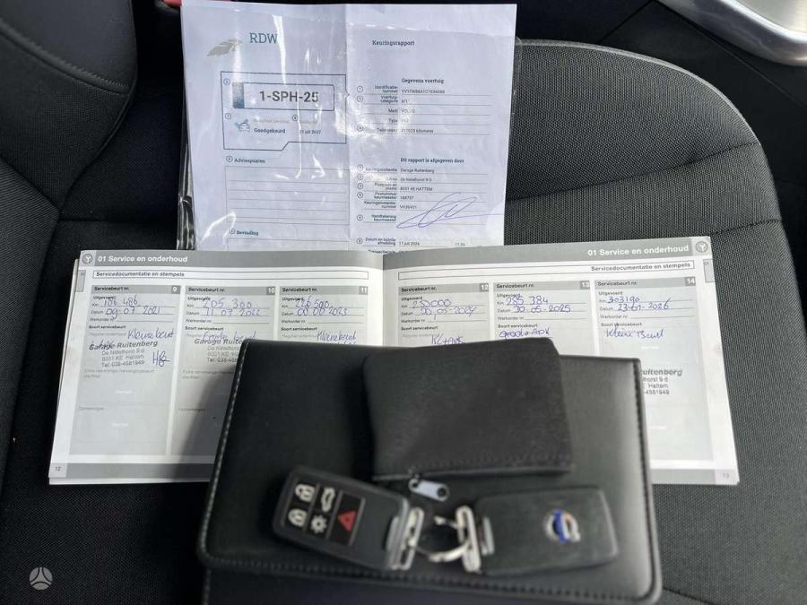 Pelēks Volvo V60 2011 Kazlų Rūda, ar dzinēja tilpumu 1.98 L un nobraukumu 318 tūkst. km par 5000 €, foto 28 vietnē AUTOMOTO.COM.LV