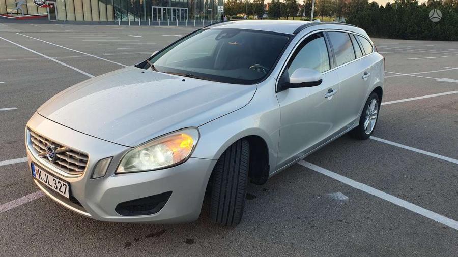 Pelēks Volvo V60 2011 Šauļi, ar dzinēja tilpumu 1.56 L un nobraukumu 313 tūkst. km par 4000 €, foto 4 vietnē AUTOMOTO.COM.LV