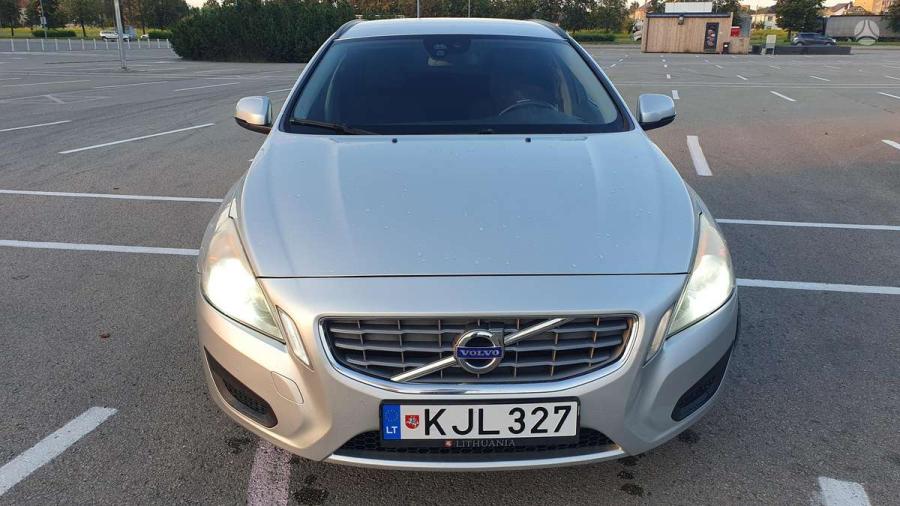 Pelēks Volvo V60 2011 Šauļi, ar dzinēja tilpumu 1.56 L un nobraukumu 313 tūkst. km par 4000 €, foto 5 vietnē AUTOMOTO.COM.LV