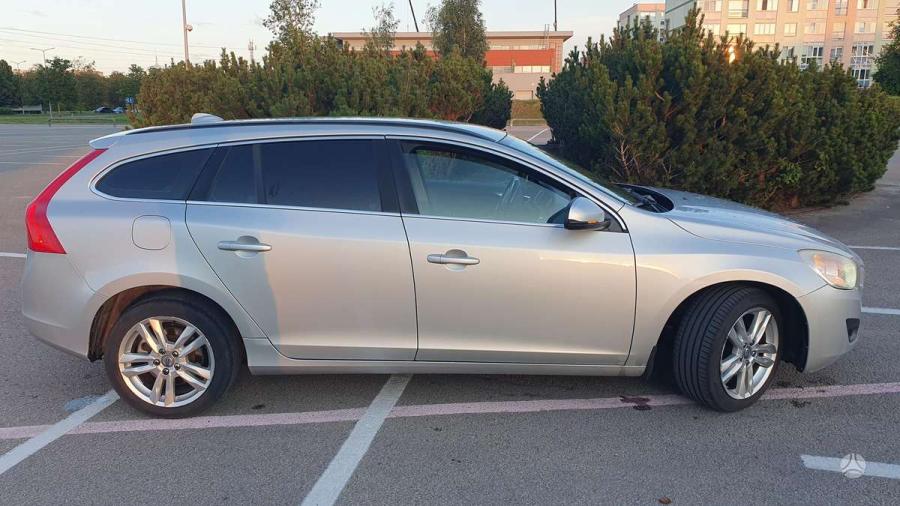 Pelēks Volvo V60 2011 Šauļi, ar dzinēja tilpumu 1.56 L un nobraukumu 313 tūkst. km par 4000 €, foto 7 vietnē AUTOMOTO.COM.LV