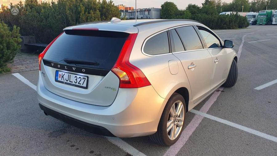 Pelēks Volvo V60 2011 Šauļi, ar dzinēja tilpumu 1.56 L un nobraukumu 313 tūkst. km par 4000 €, foto 9 vietnē AUTOMOTO.COM.LV