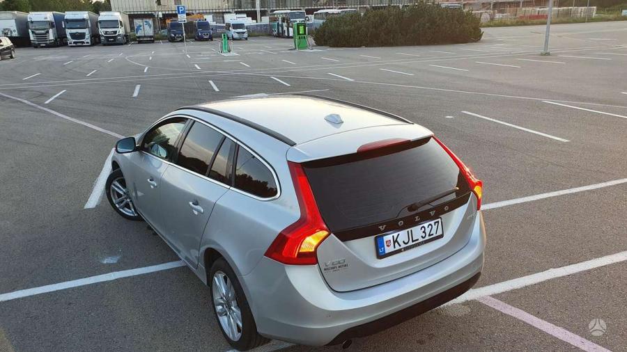 Pelēks Volvo V60 2011 Šauļi, ar dzinēja tilpumu 1.56 L un nobraukumu 313 tūkst. km par 4000 €, foto 11 vietnē AUTOMOTO.COM.LV