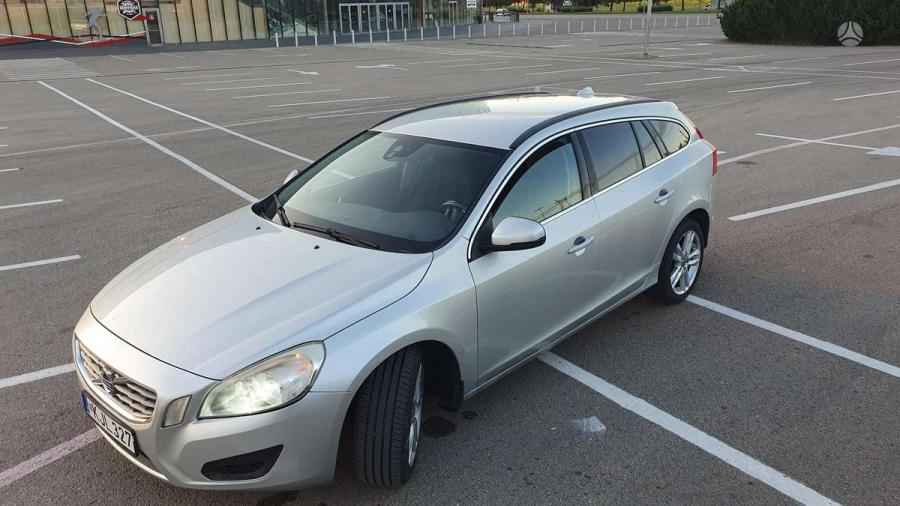 Pelēks Volvo V60 2011 Šauļi, ar dzinēja tilpumu 1.56 L un nobraukumu 313 tūkst. km par 4000 €, foto 12 vietnē AUTOMOTO.COM.LV