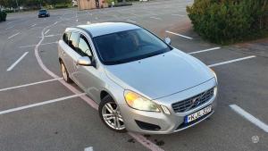 Pelēks Volvo V60 2011 Šauļi, ar dzinēja tilpumu 1.56 L un nobraukumu 313 tūkst. km par 4000 €, foto 13 vietnē AUTOMOTO.COM.LV