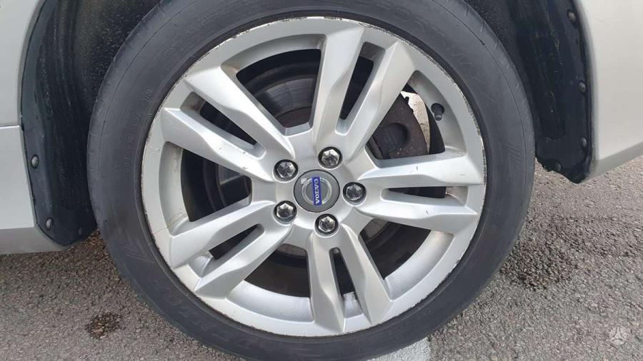 Pelēks Volvo V60 2011 Šauļi, ar dzinēja tilpumu 1.56 L un nobraukumu 313 tūkst. km par 4000 €, foto 25 vietnē AUTOMOTO.COM.LV