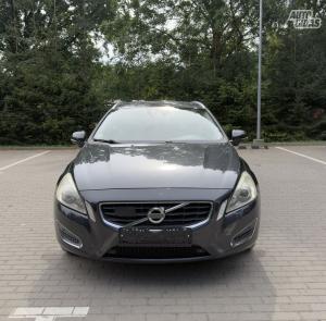 Pelēks Volvo V60 2011 Šauļi, ar dzinēja tilpumu 2.00 L un nobraukumu 268 tūkst. km par 5000 €, foto 3 vietnē AUTOMOTO.COM.LV
